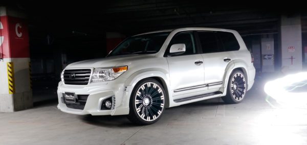 WALD Body Kit for Toyota Landcruiser URJ 202 | Japan Car Exporter