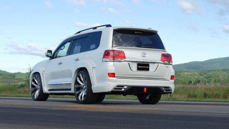WALD Body Kit for Toyota Landcruiser URJ 202W | Japan Car Exporter