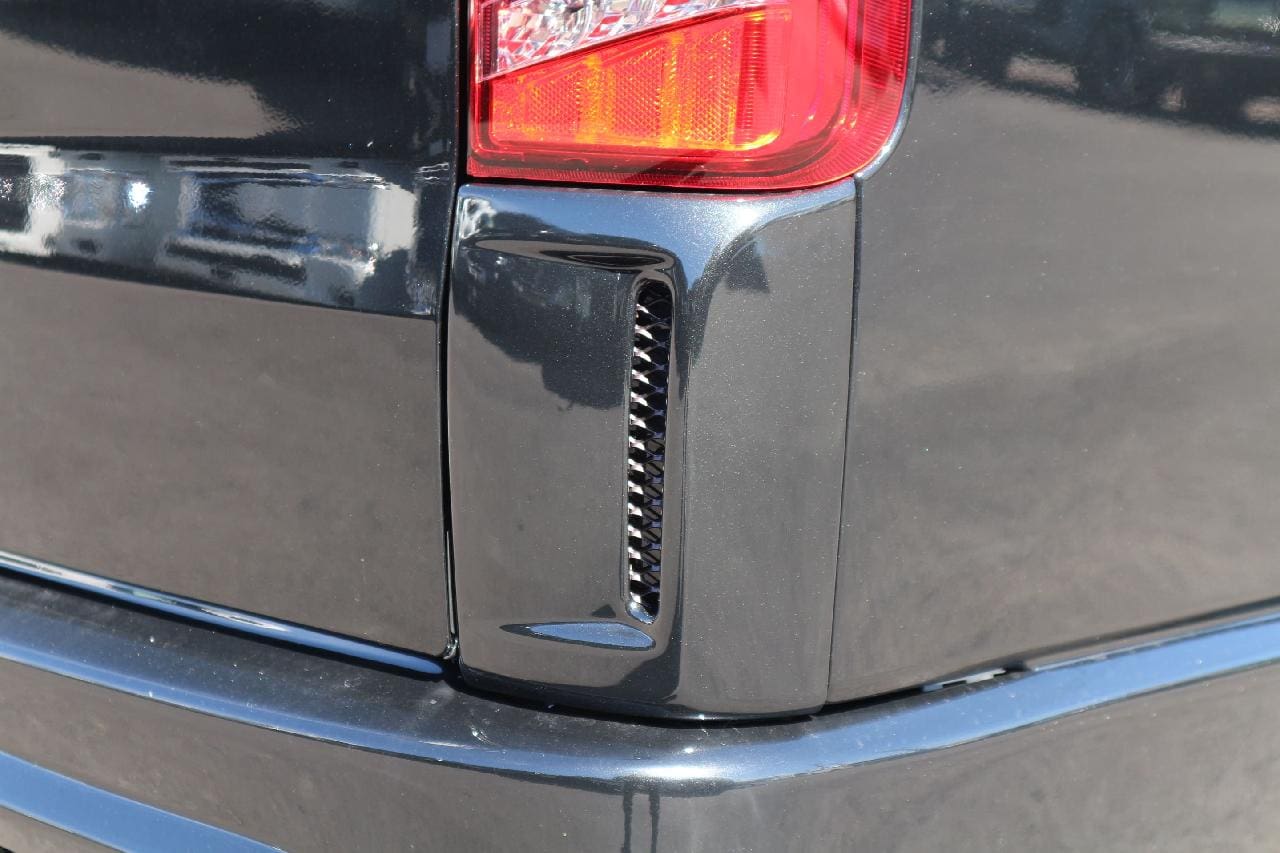 DYNASTY GROUIND ABS Rear Duct Corner Panel for Hiace - Genuine Japanese ...